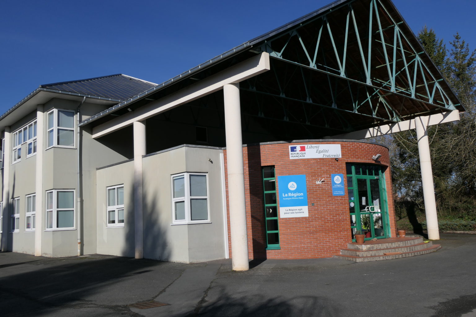 Présentation - Lycée Montlucon Larequille